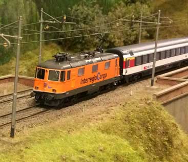 Locomotiva Re 4/4 II Interregio Cargo delle SBB - Art. Roco 73374 ...